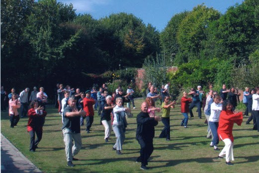 Ontdek onze avondlessen Taiji 37 en Taijiwuxigong